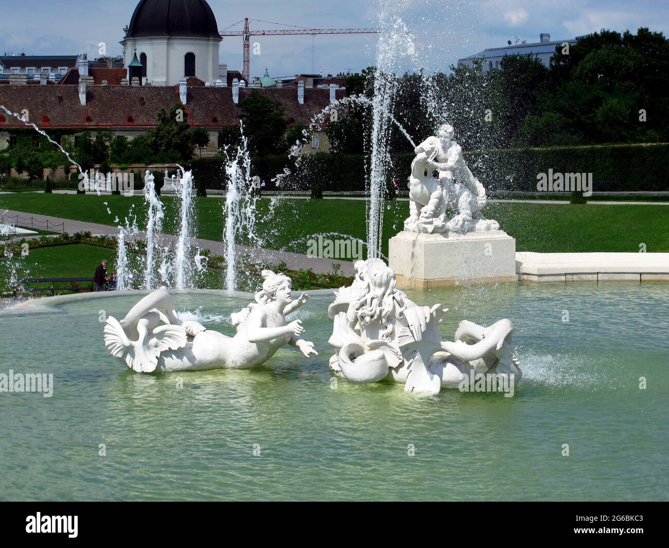 Der Brunnen im Schloss Belvedere in Wien, Österreich Stockfotografie ...
