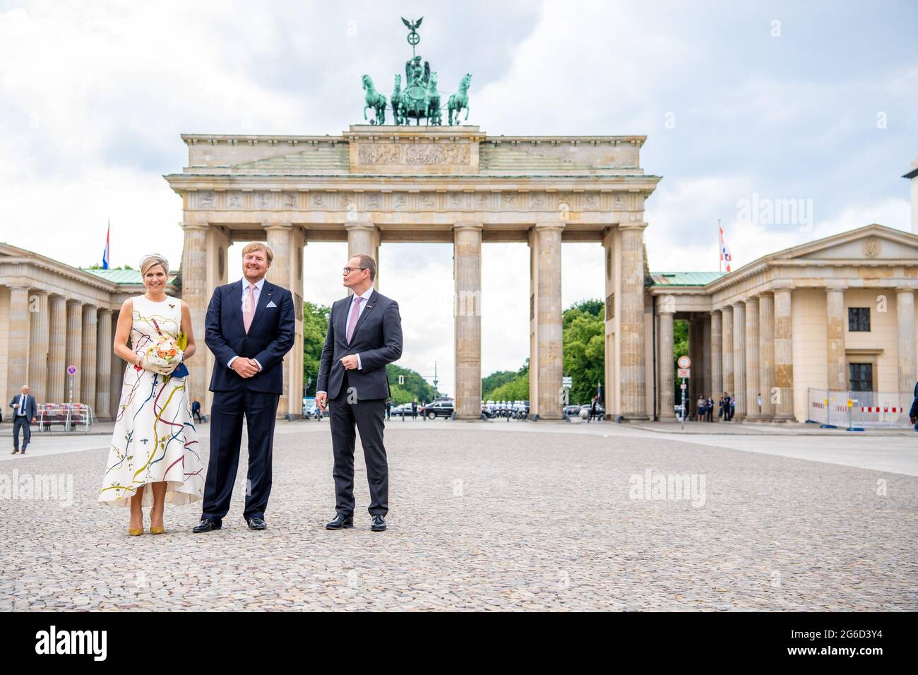 König Willem-Alexander und Königin Maxima der Niederlande mit dem ...