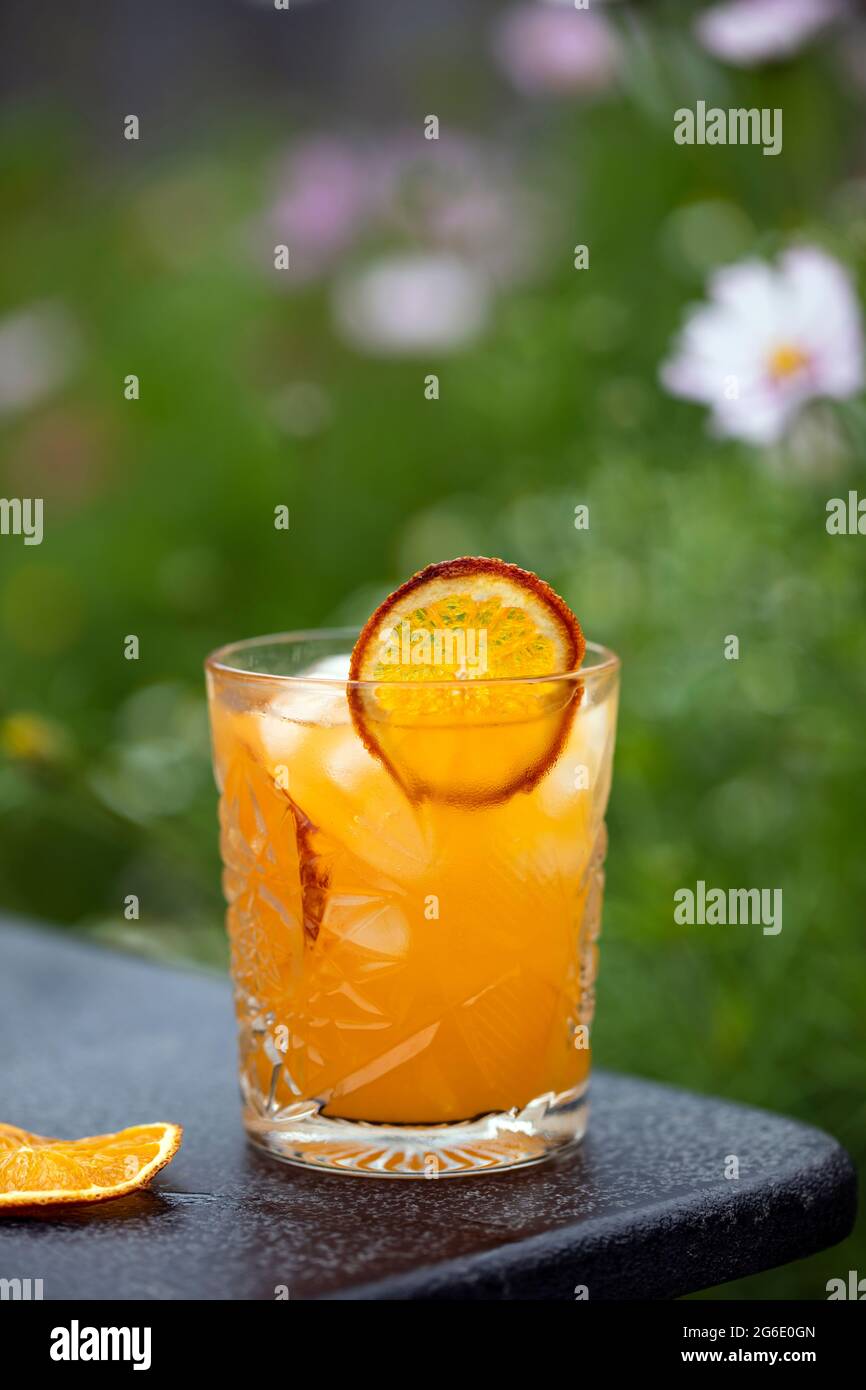 Wodka orange -Fotos und -Bildmaterial in hoher Auflösung – Alamy