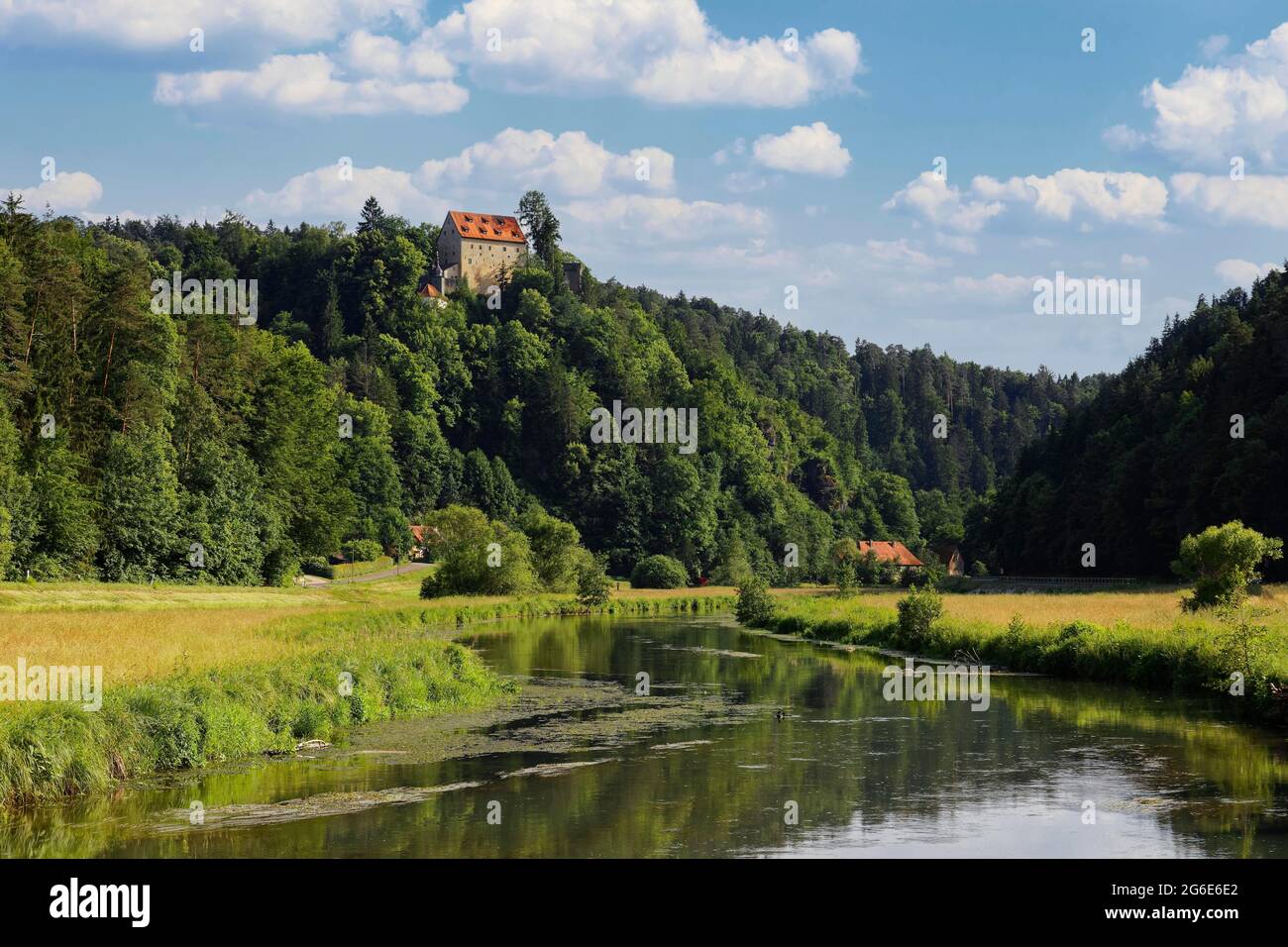 Schloss Rabeneck, ehemalige hochmittelalterliche Adelsburg im ...