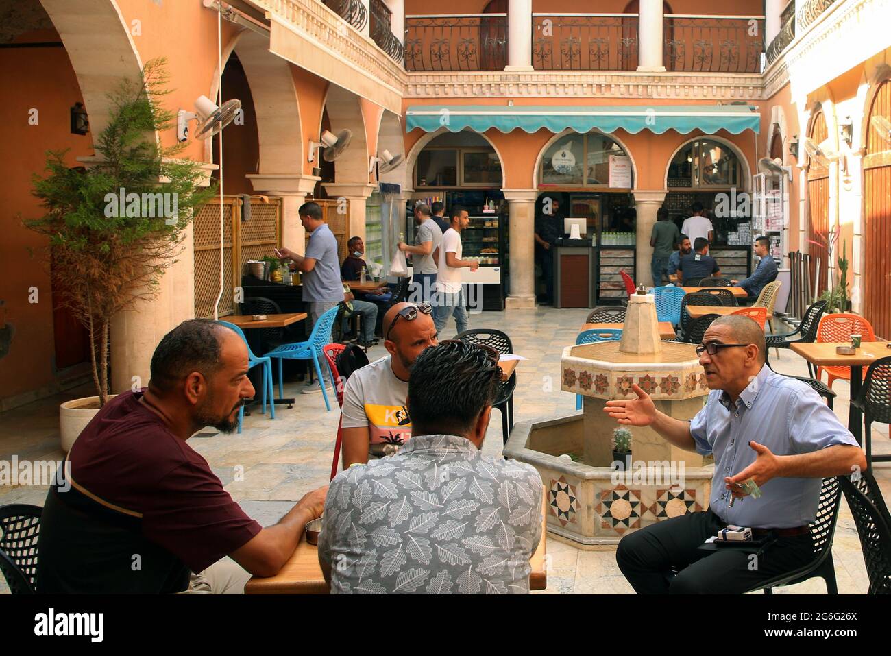 Tripoli cafe -Fotos und -Bildmaterial in hoher Auflösung – Alamy