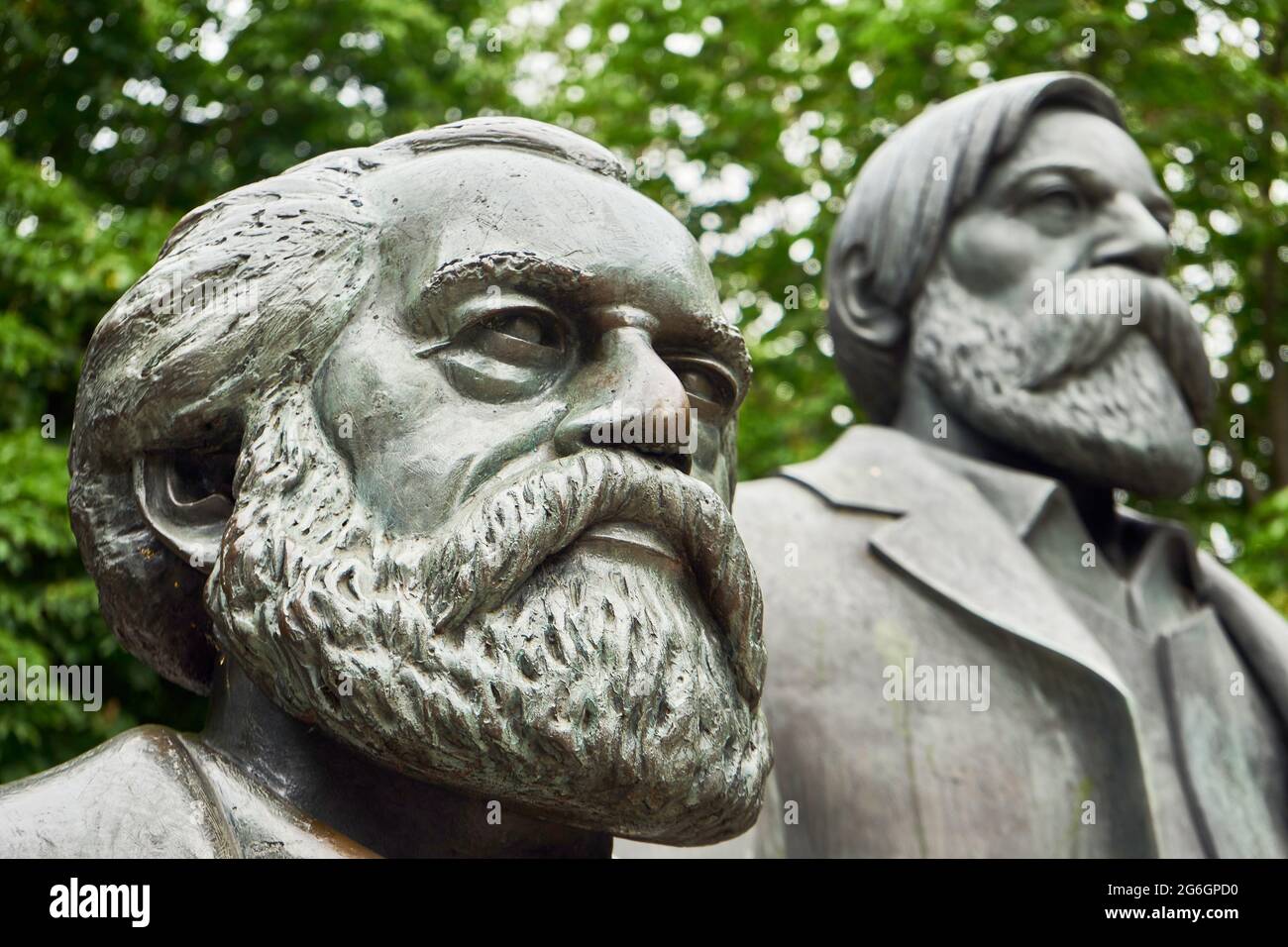 Denkmal für Karl Marx und Friedrich Engels, von Ludwig Engelhardt, Teil ...