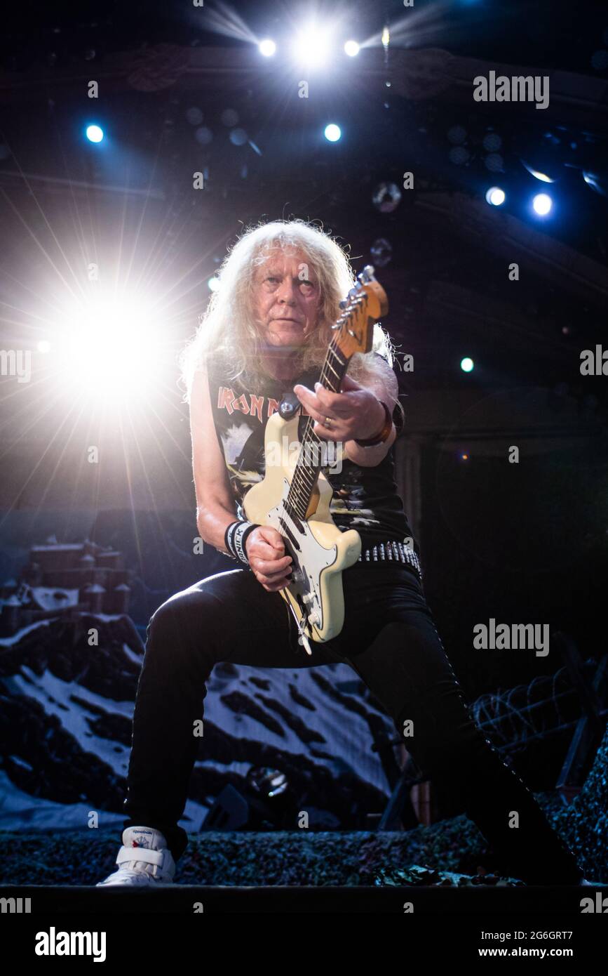 ZÜRICH, HALLENSTADION, SCHWEIZ: Janick Gers, Gitarrist der britischen ...