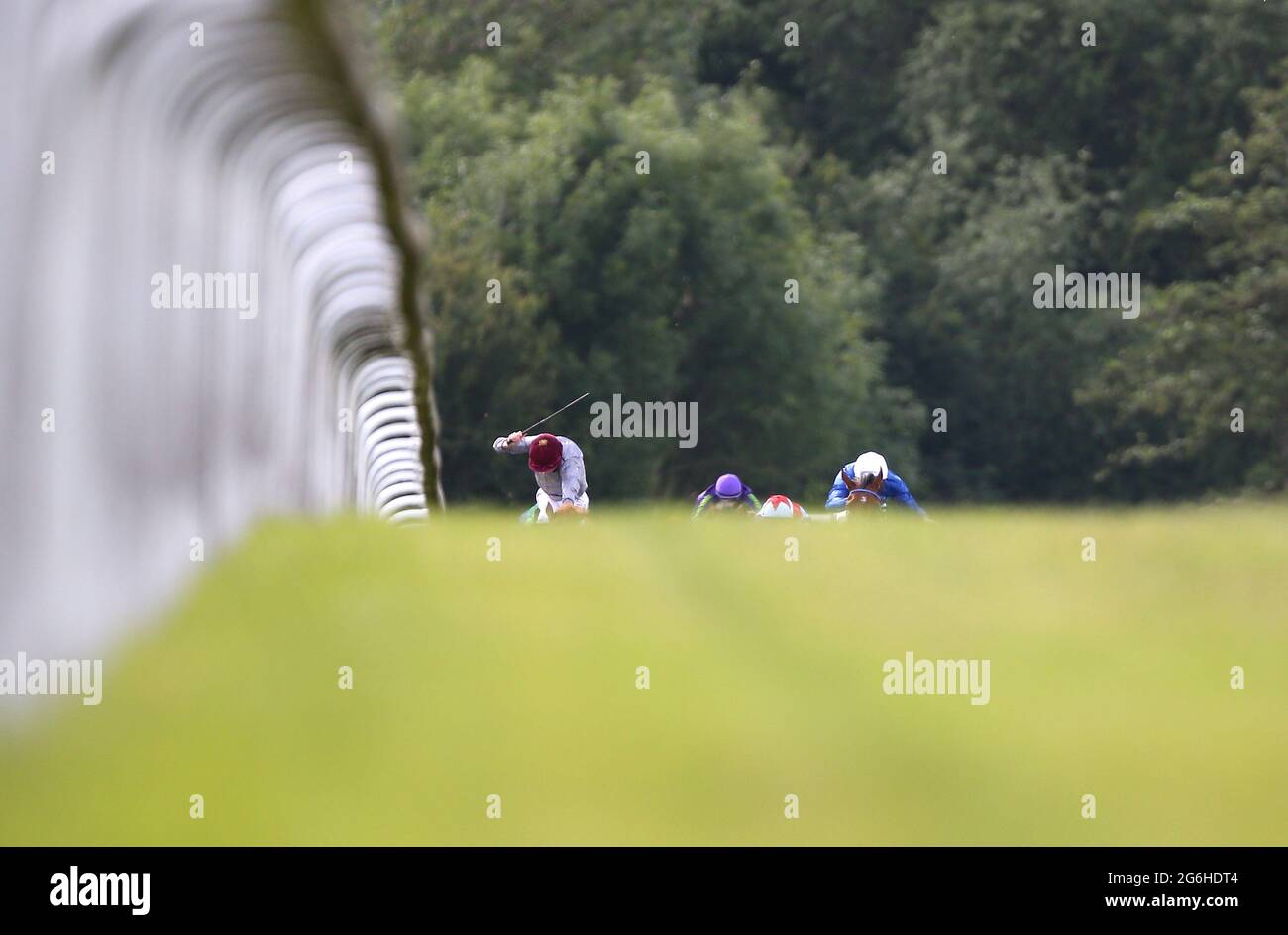 Läufer und Fahrer das Ben und Mary Hibbert Memorial Maiden setzt auf ...