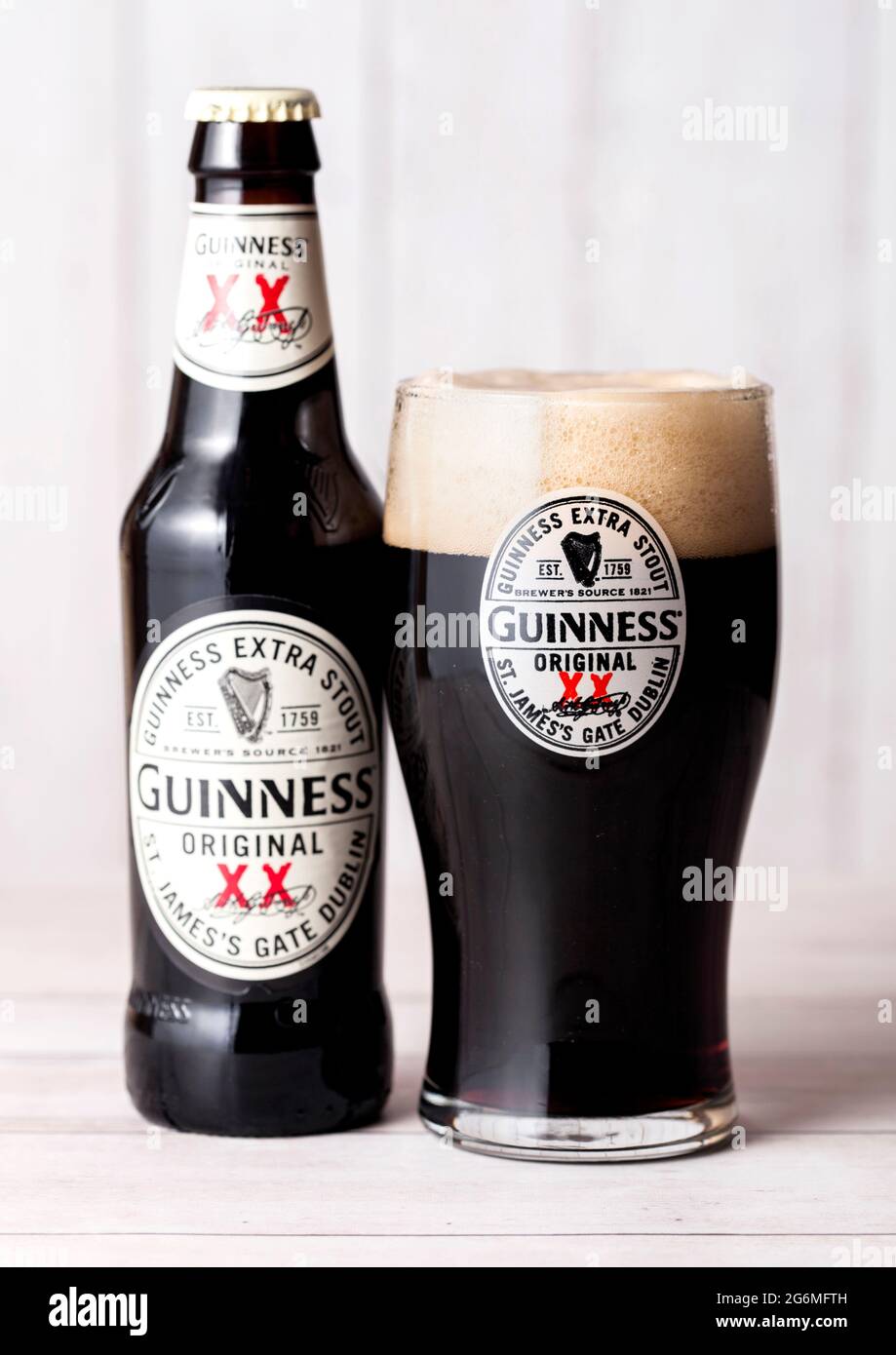 Bier guinness flaschenpackung -Fotos und -Bildmaterial in hoher ...