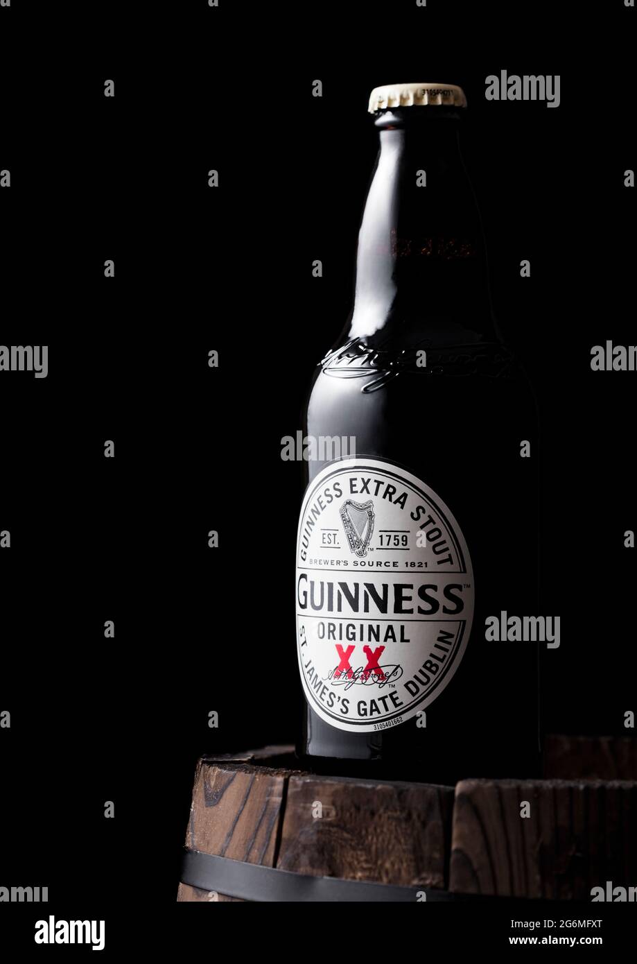 Bier guinness flaschenpackung -Fotos und -Bildmaterial in hoher ...