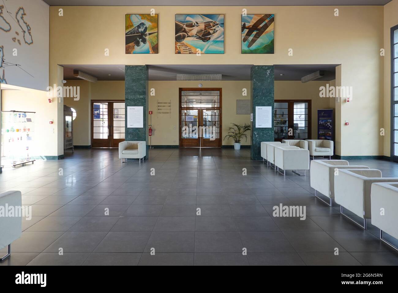 Flughafen nizza -Fotos und -Bildmaterial in hoher Auflösung – Alamy