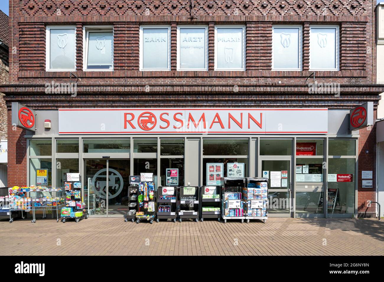 Rossmann Logo Stockfotos und -bilder Kaufen - Alamy