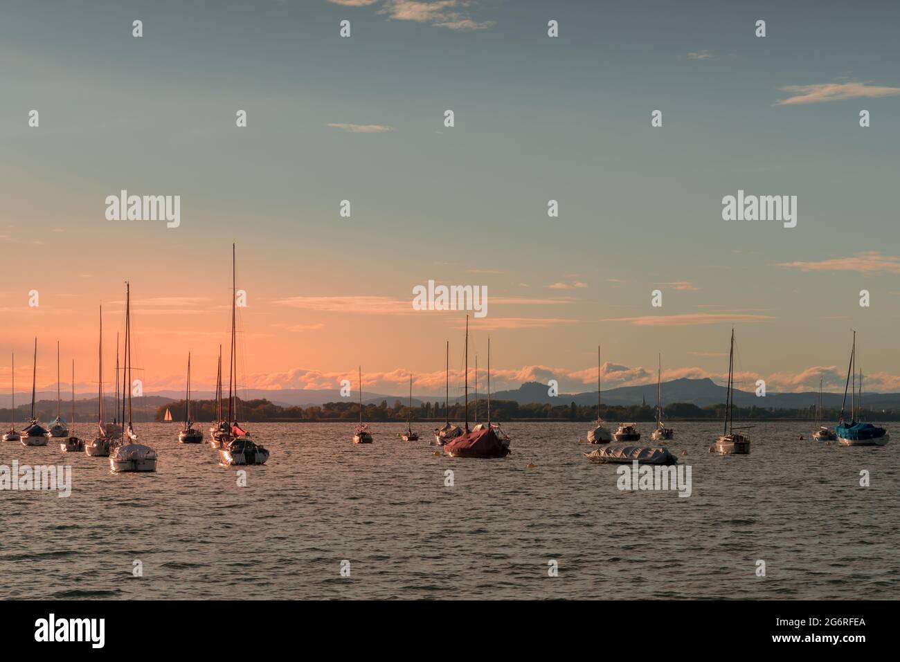 Bodensee segelboote -Fotos und -Bildmaterial in hoher Auflösung – Alamy