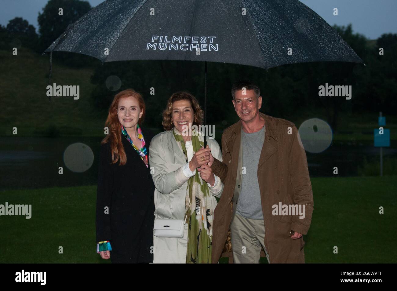 Adele Neubauer, Sibylle Canonica und Dirk Kummer vor der Premiere ihres ...