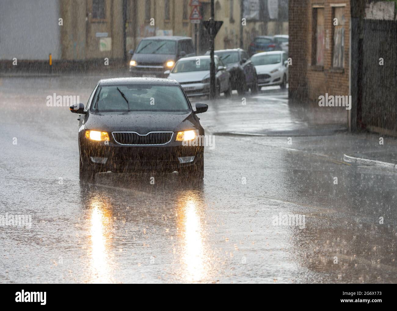 Autobahn fahren im regen -Fotos und -Bildmaterial in hoher Auflösung ...