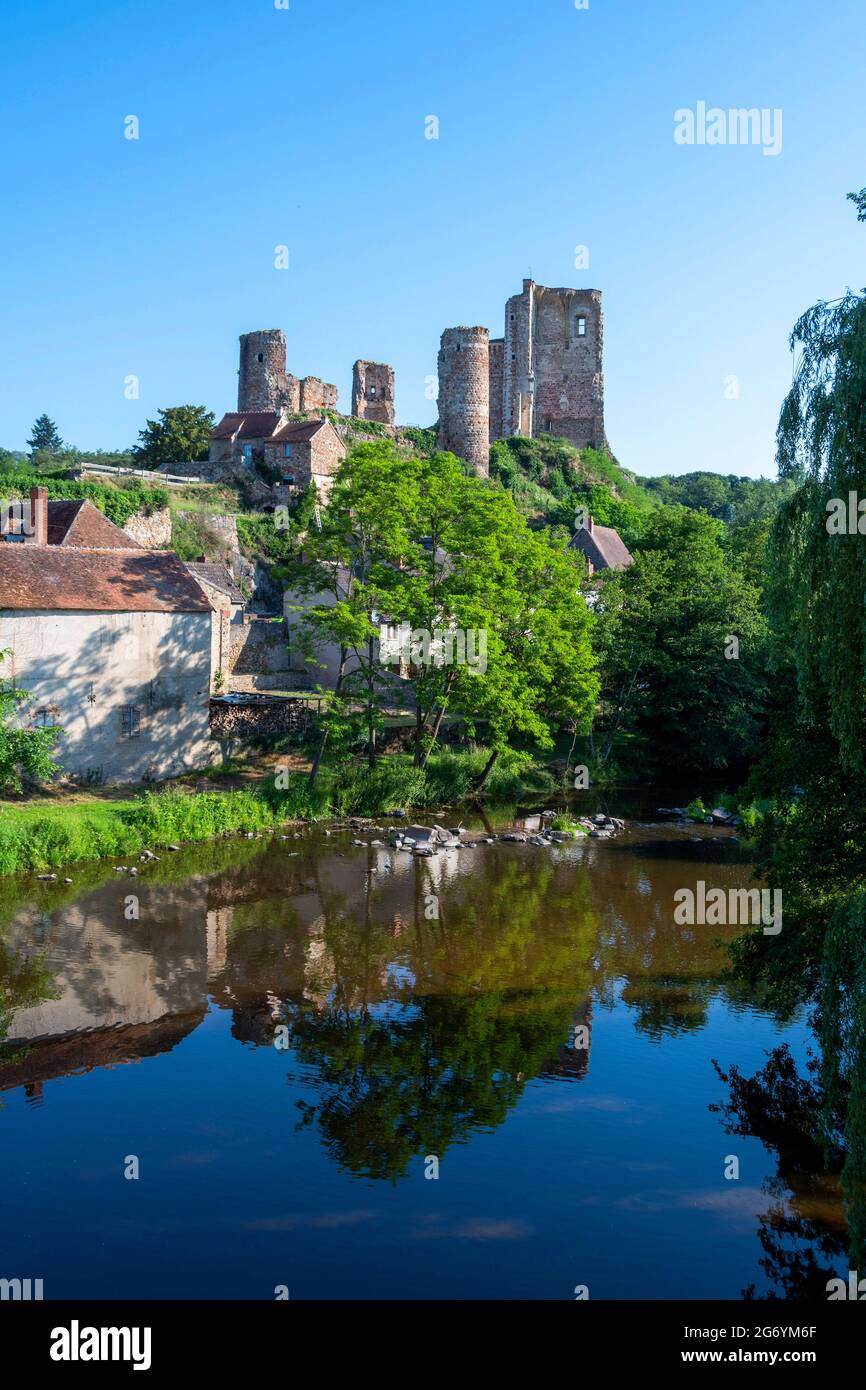 Herisson bezeichnete sie als „Petite Cité de Caractère“. Blick auf das ...