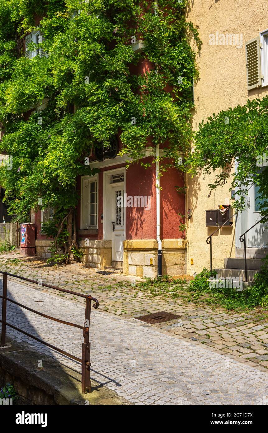 Fassaden grün deutschland -Fotos und -Bildmaterial in hoher Auflösung ...