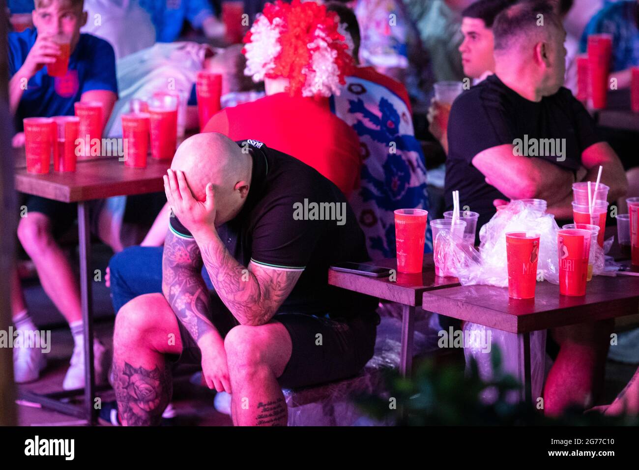 Euro 2021 england fans -Fotos und -Bildmaterial in hoher Auflösung – Alamy