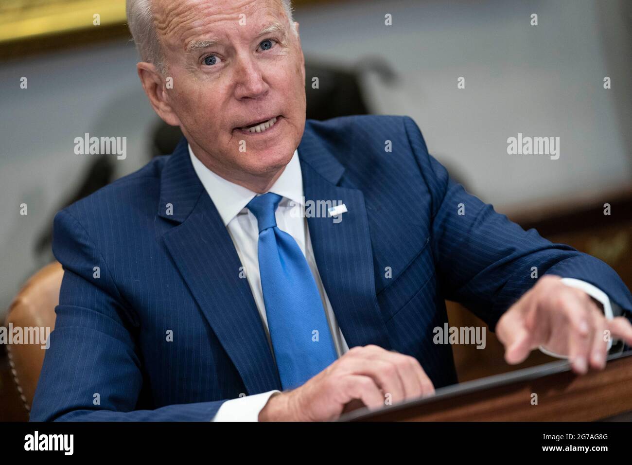 Präsident Joe Biden hält am Montag, den 12. Juli 2021, im Weißen Haus ...