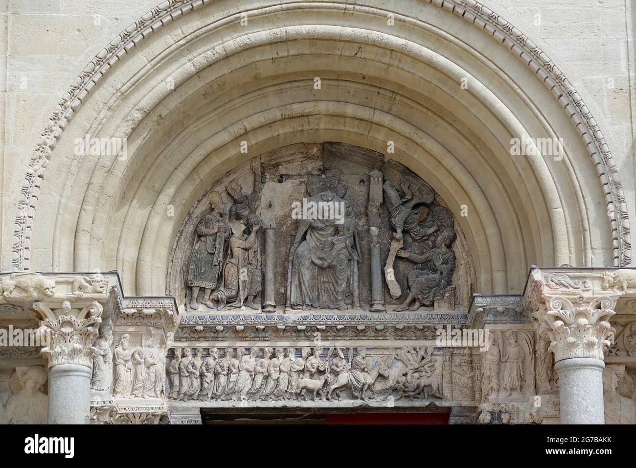 Romanesque Frieze Stockfotos und -bilder Kaufen - Alamy