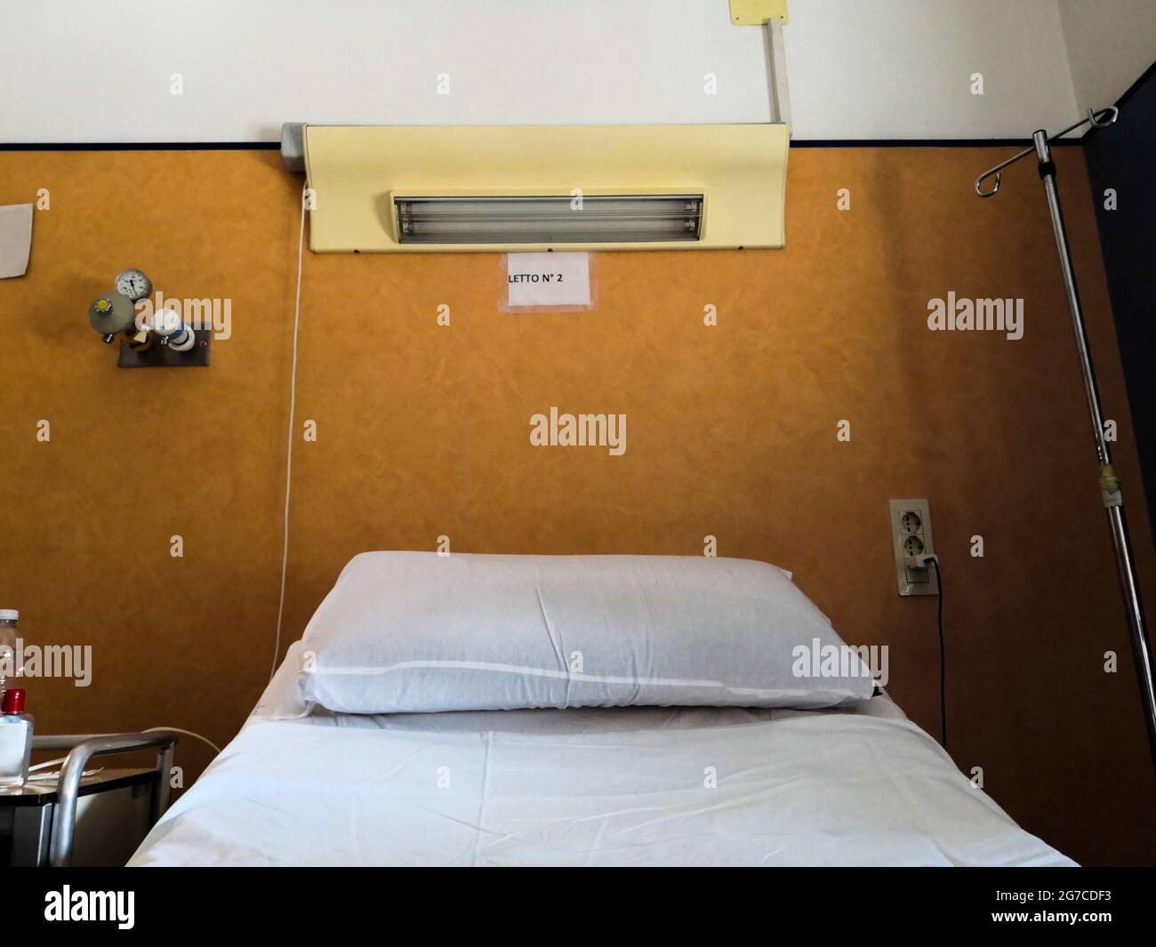 Krankenhausbett licht -Fotos und -Bildmaterial in hoher Auflösung – Alamy