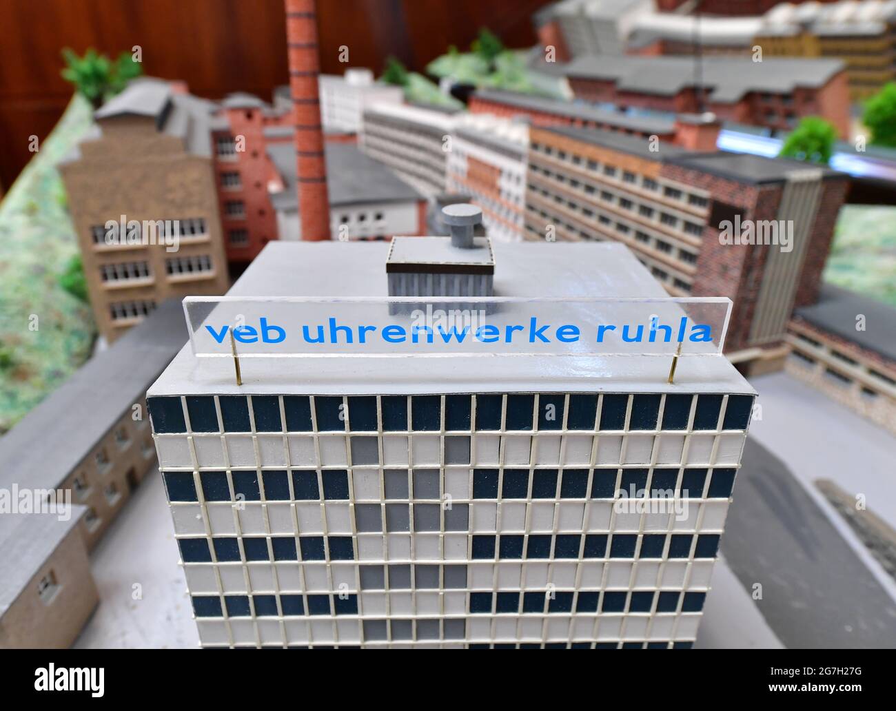 Ruhla, Deutschland. Juli 2021. Das Modell (1:100) der VEB Uhrenwerke ...