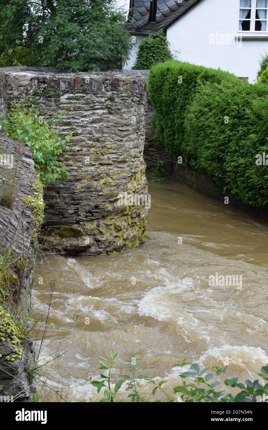 Monreal hochwasser 2021 -Fotos und -Bildmaterial in hoher Auflösung – Alamy