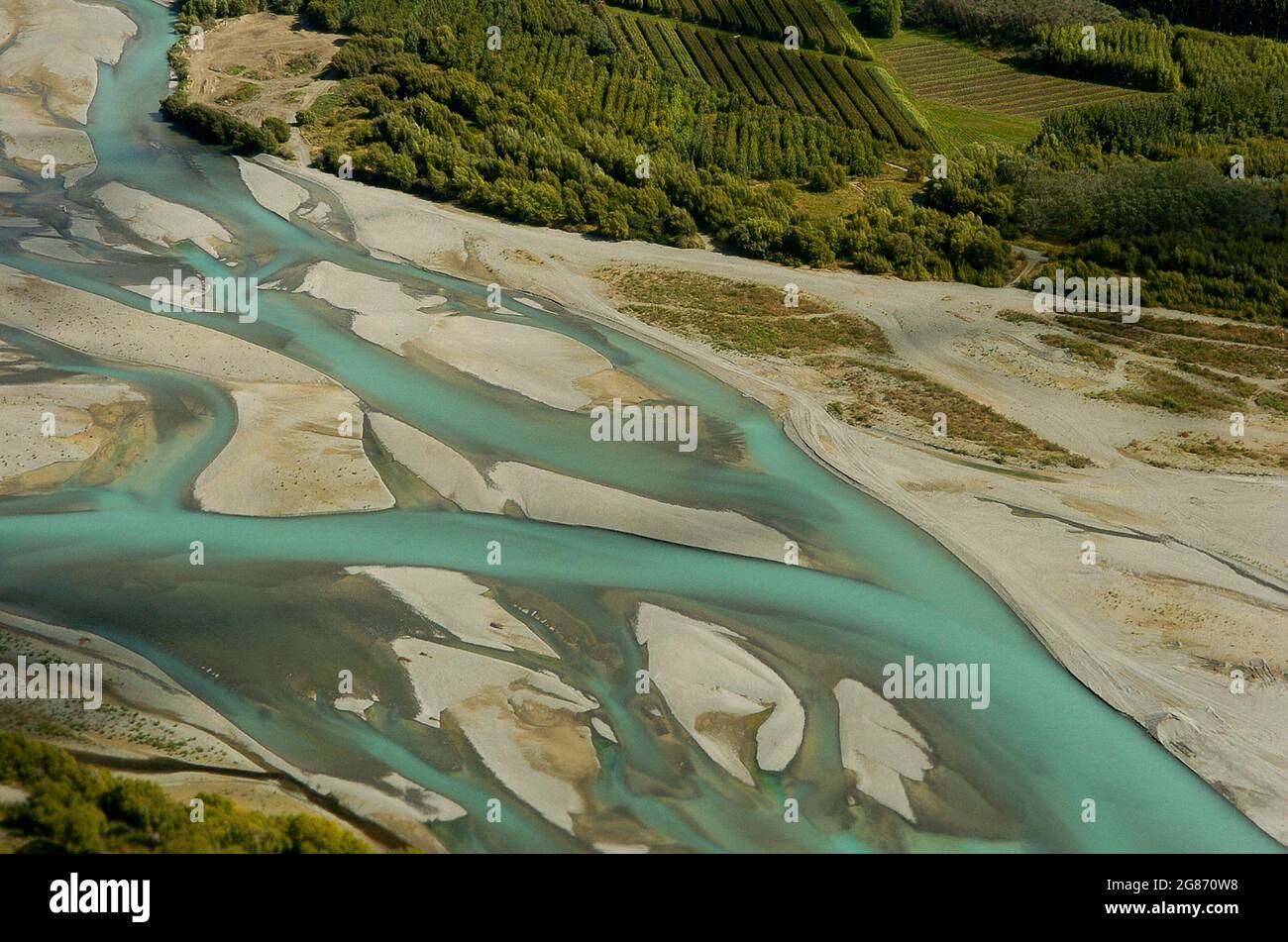 Fruchtbares Ackerland rund um das Delta, wo Clutha River in Lake ...