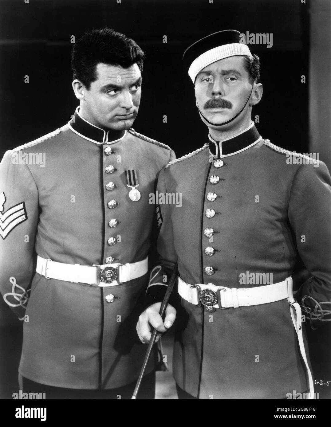 CARY GRANT und ROBERT COOTE in GUNA DIN 1939 Regisseur GEORGE STEVENS ...