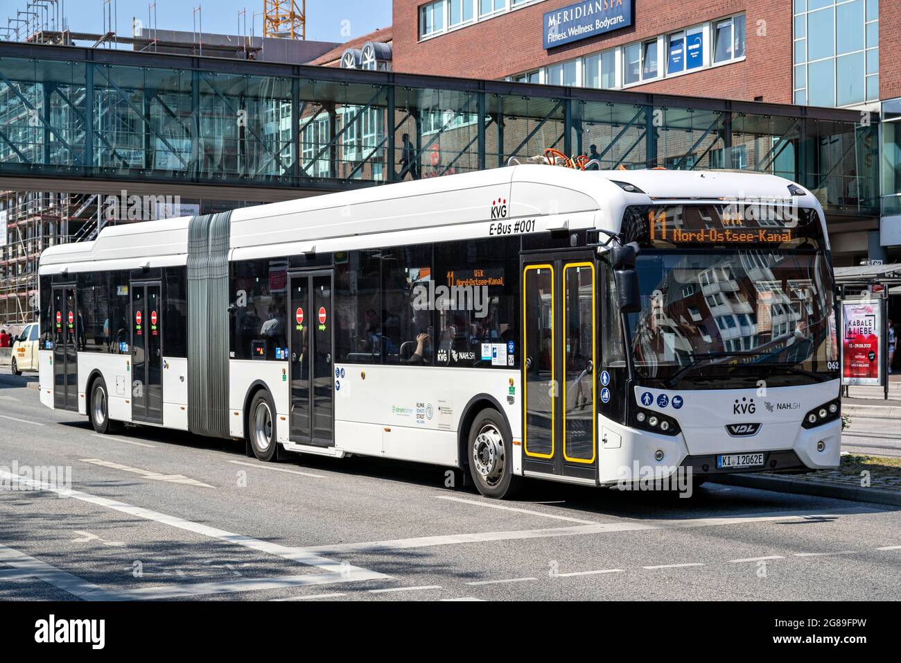 KVG VDL Citea Elektrischer Gelenkbus in Kiel, Deutschland ...
