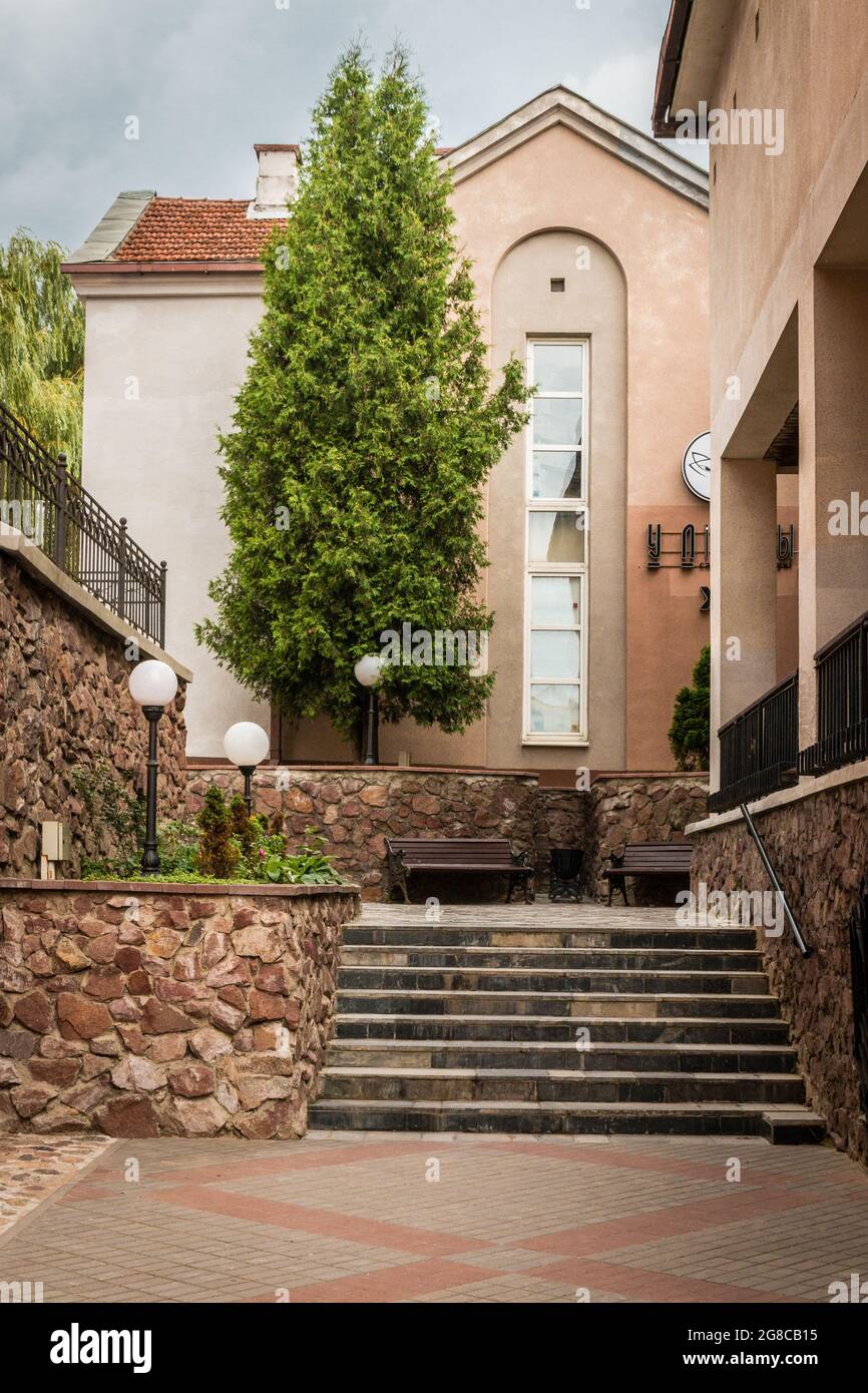 Toskana innenhof treppe pflanze -Fotos und -Bildmaterial in hoher ...