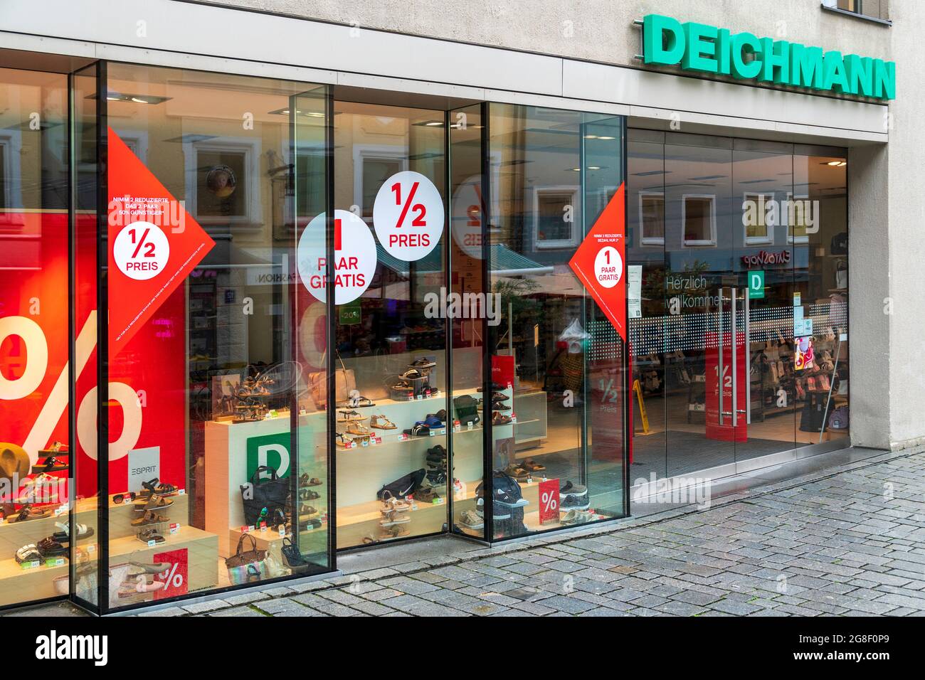 Deichmann Logo Stockfotos und -bilder Kaufen - Alamy