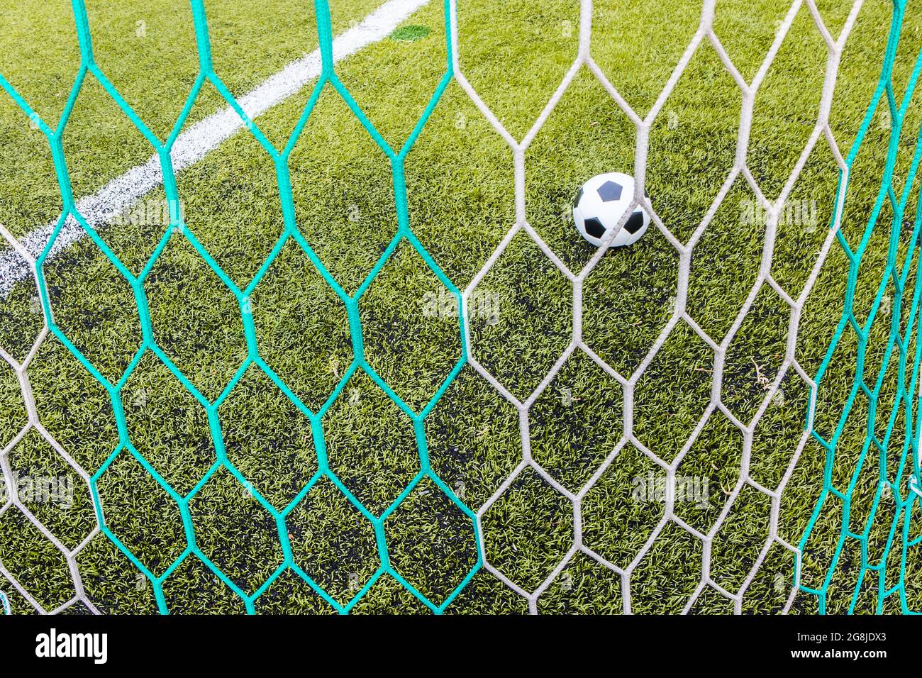 Ball im tor -Fotos und -Bildmaterial in hoher Auflösung – Alamy