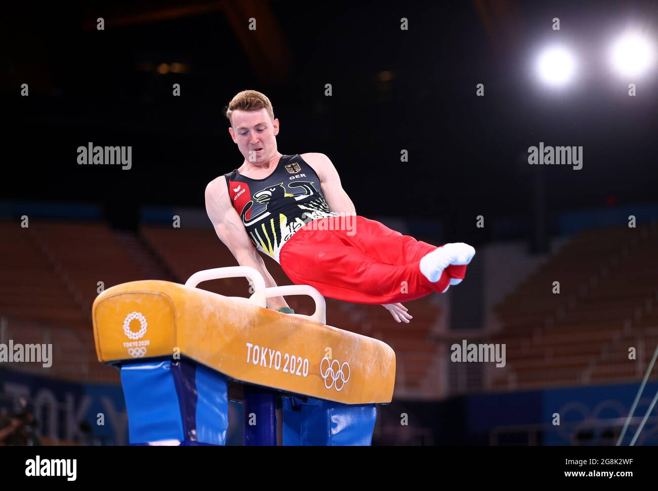 Nils dunkel gymnastik -Fotos und -Bildmaterial in hoher Auflösung – Alamy