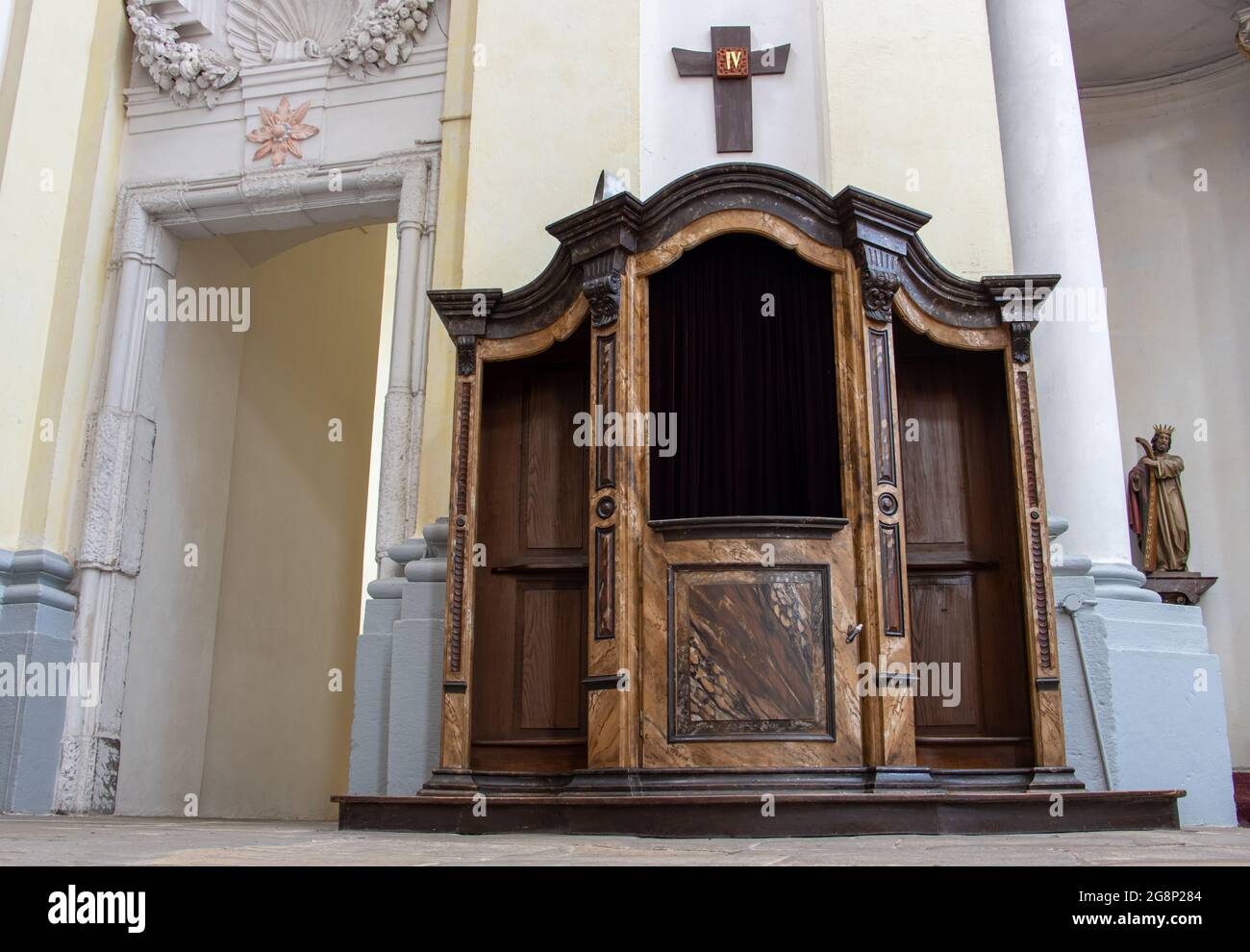 Beichten kirche -Fotos und -Bildmaterial in hoher Auflösung – Alamy