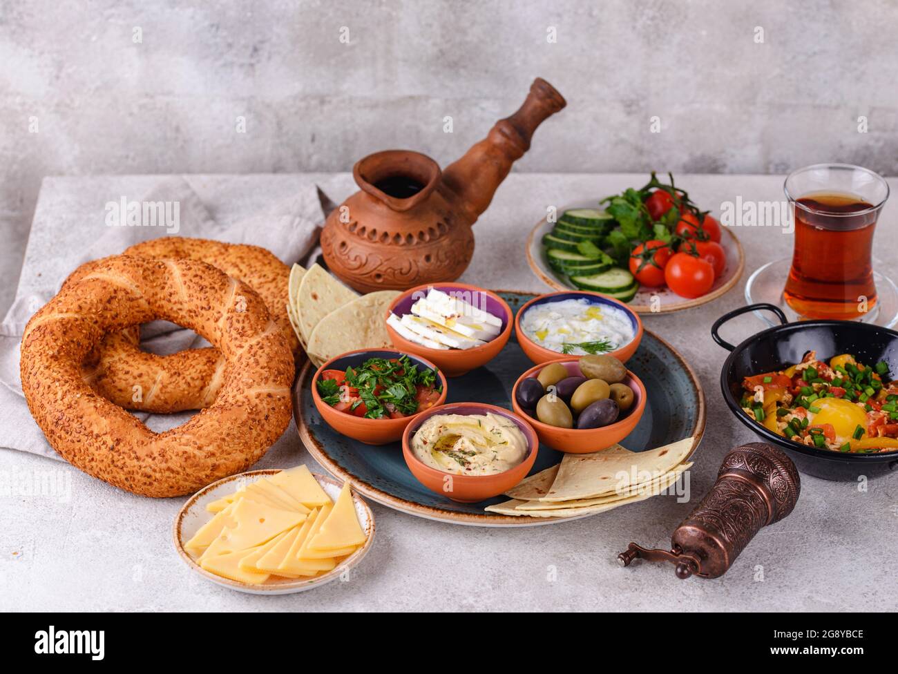 Turkish meze -Fotos und -Bildmaterial in hoher Auflösung – Alamy