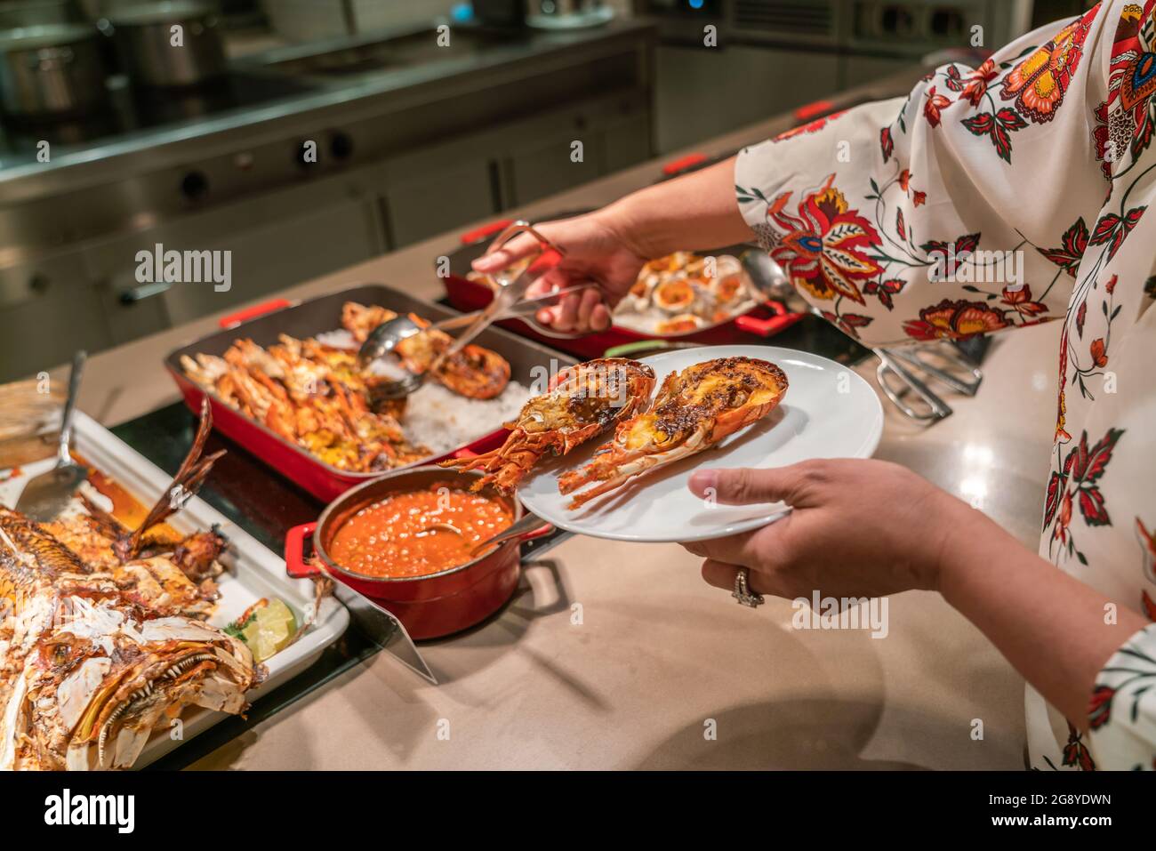 Gegrilltes Hummer-Buffet im Restaurant Stockfotografie - Alamy