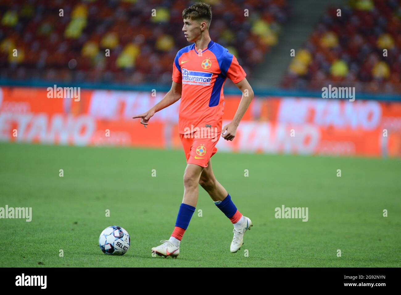 Tavi popescu fcsb -Fotos und -Bildmaterial in hoher Auflösung – Alamy
