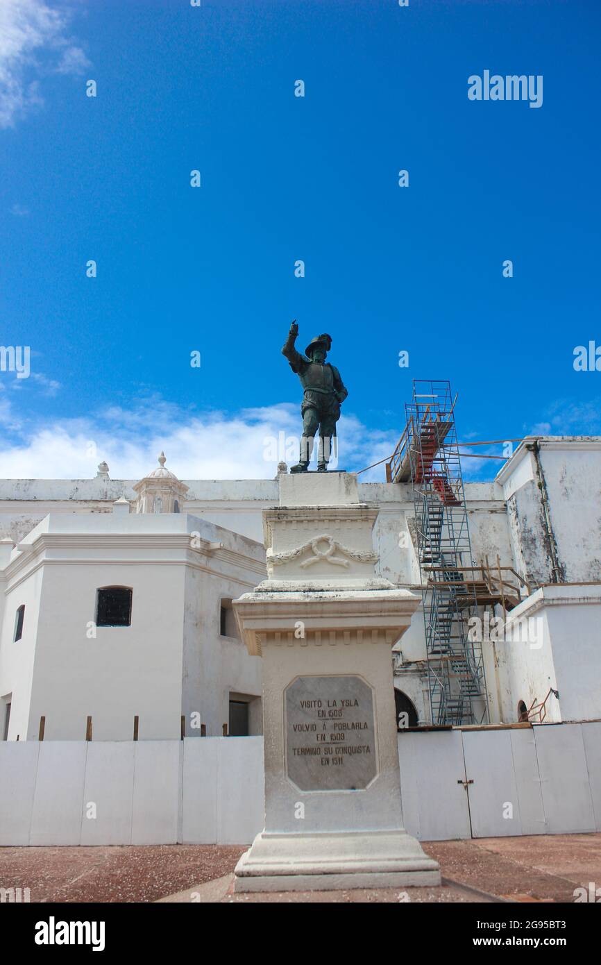 Juan Ponce De Leon Statue in old San Juan, Puerto Rico Stockfotografie ...