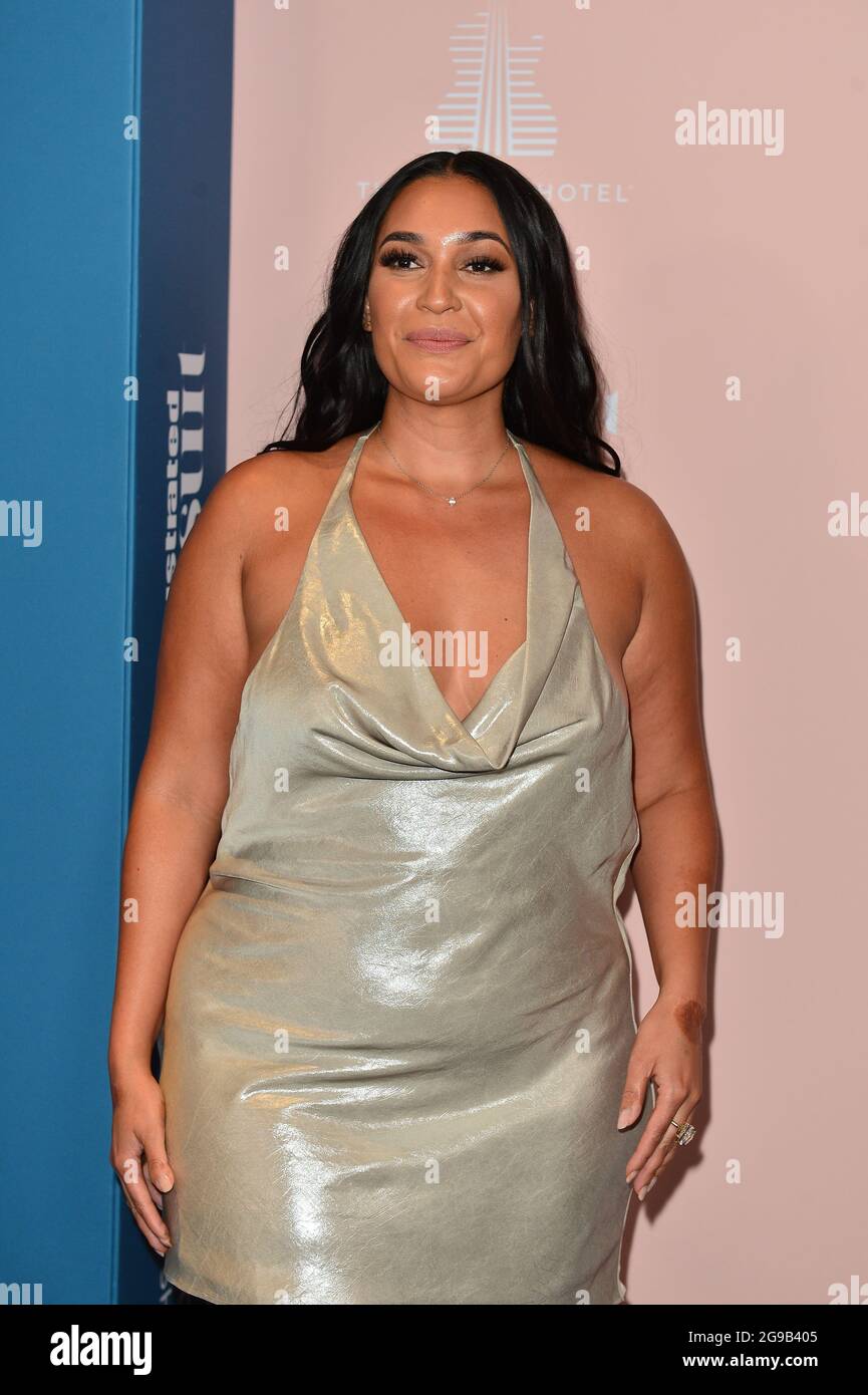 Amanda Kay besucht Sports Illustrated Swimsuit 2021 Ausgabe Konzert bei ...