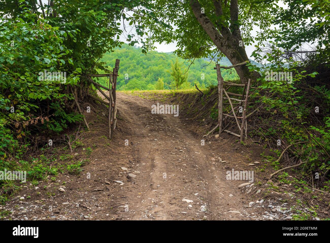 Hölzernes ranch tor -Fotos und -Bildmaterial in hoher Auflösung – Alamy
