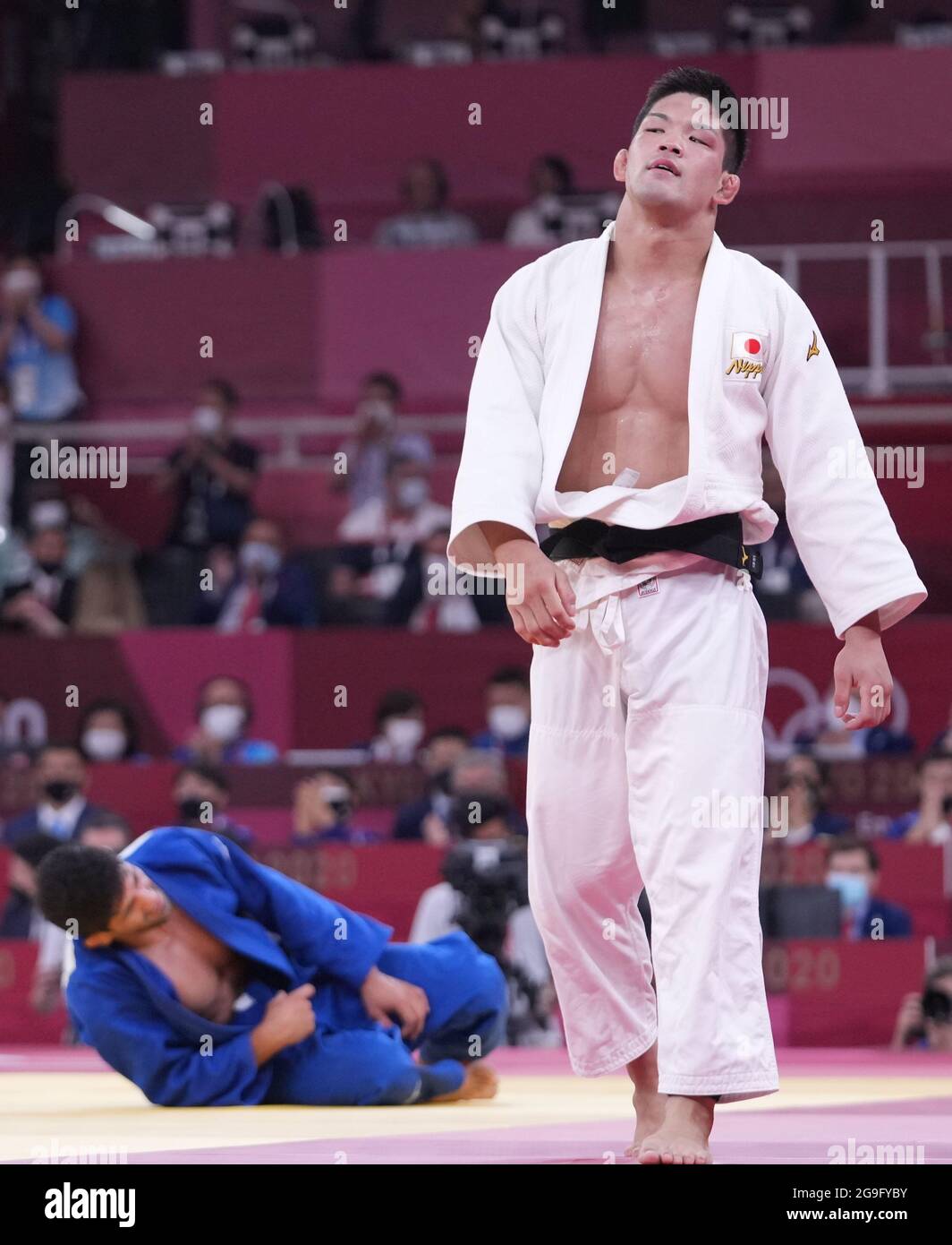 Tokio, Japan. Juli 2021. Shohei Ono aus Japan feiert nach dem Judo-73-kg-Finale der Männer ...