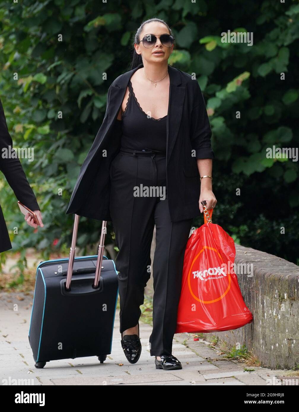 Tara Hanlon, 30, kommt am Isleworth Crown Court im Westen Londons an ...