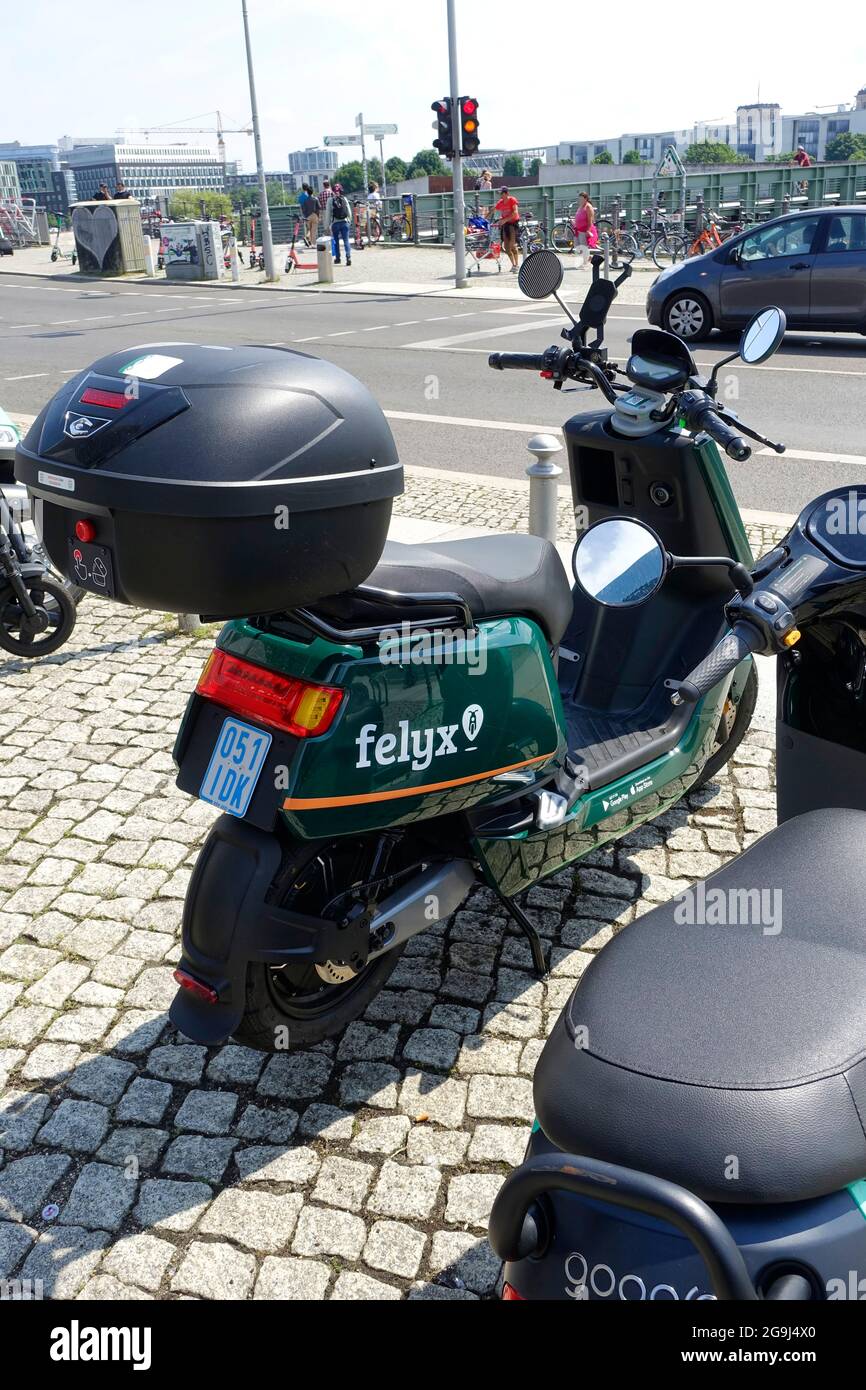 Felyx e scooter -Fotos und -Bildmaterial in hoher Auflösung – Alamy