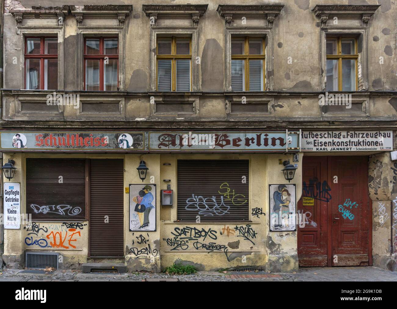 Leerstehende alte Kneipe, Charlottenburg, Berlin, Deutschland ...