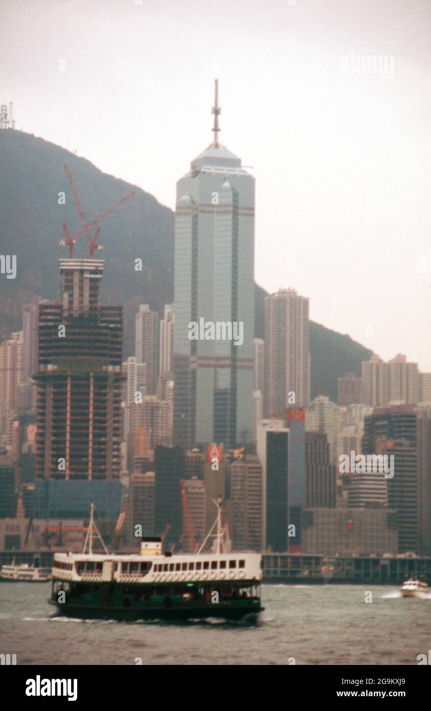 Hochhaus 'The Center' im Stadtteil Central in Hongkong, China 1998 ...