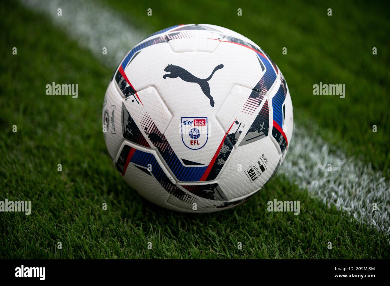 Puma efl 21 22 ball -Fotos und -Bildmaterial in hoher Auflösung – Alamy