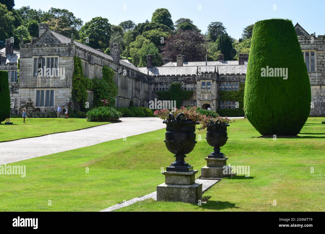Lanhydrock gatehouse -Fotos und -Bildmaterial in hoher Auflösung – Alamy