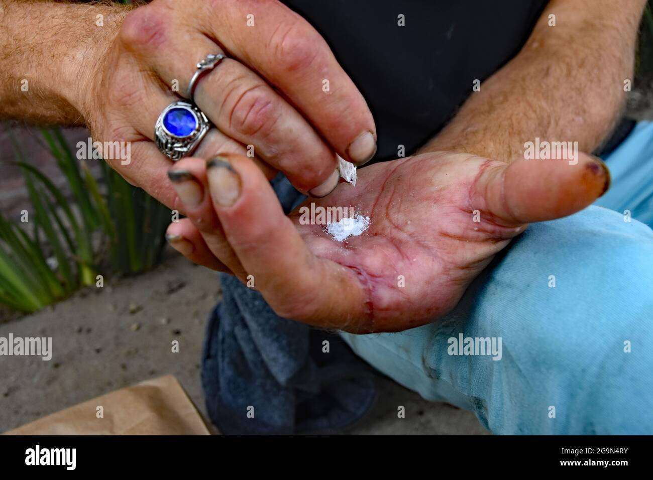 Slamming meth -Fotos und -Bildmaterial in hoher Auflösung – Alamy