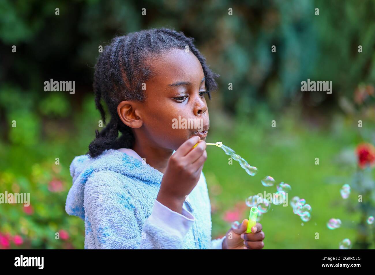 Schwarzes mädchen -Fotos und -Bildmaterial in hoher Auflösung – Alamy
