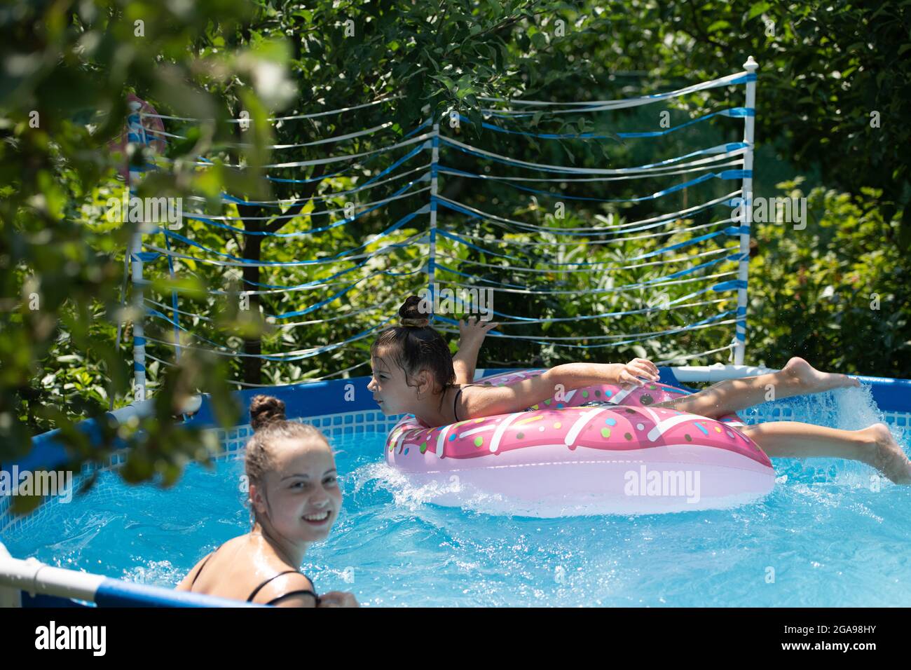 Freizeit kinder kinder urlaub -Fotos und -Bildmaterial in hoher ...