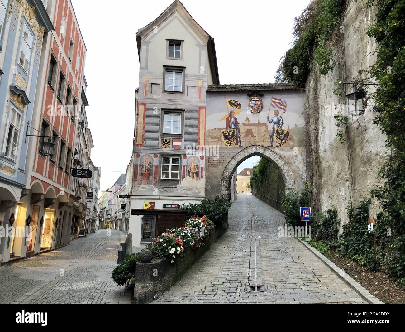 STEYR, ÖSTERREICH - 03. Okt 2020: Häuser auf dem Hauptplatz in der ...