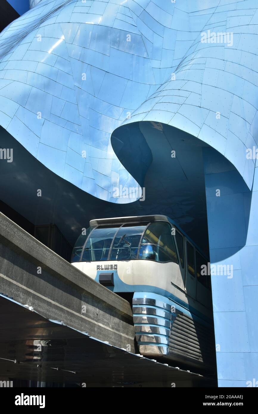 Seattle's ikonische Alweg Monorail von Westlake zum Seattle Center ...