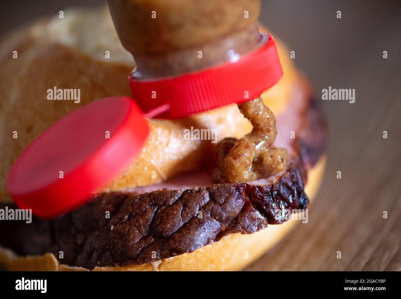 Leberkäs semmel -Fotos und -Bildmaterial in hoher Auflösung – Alamy